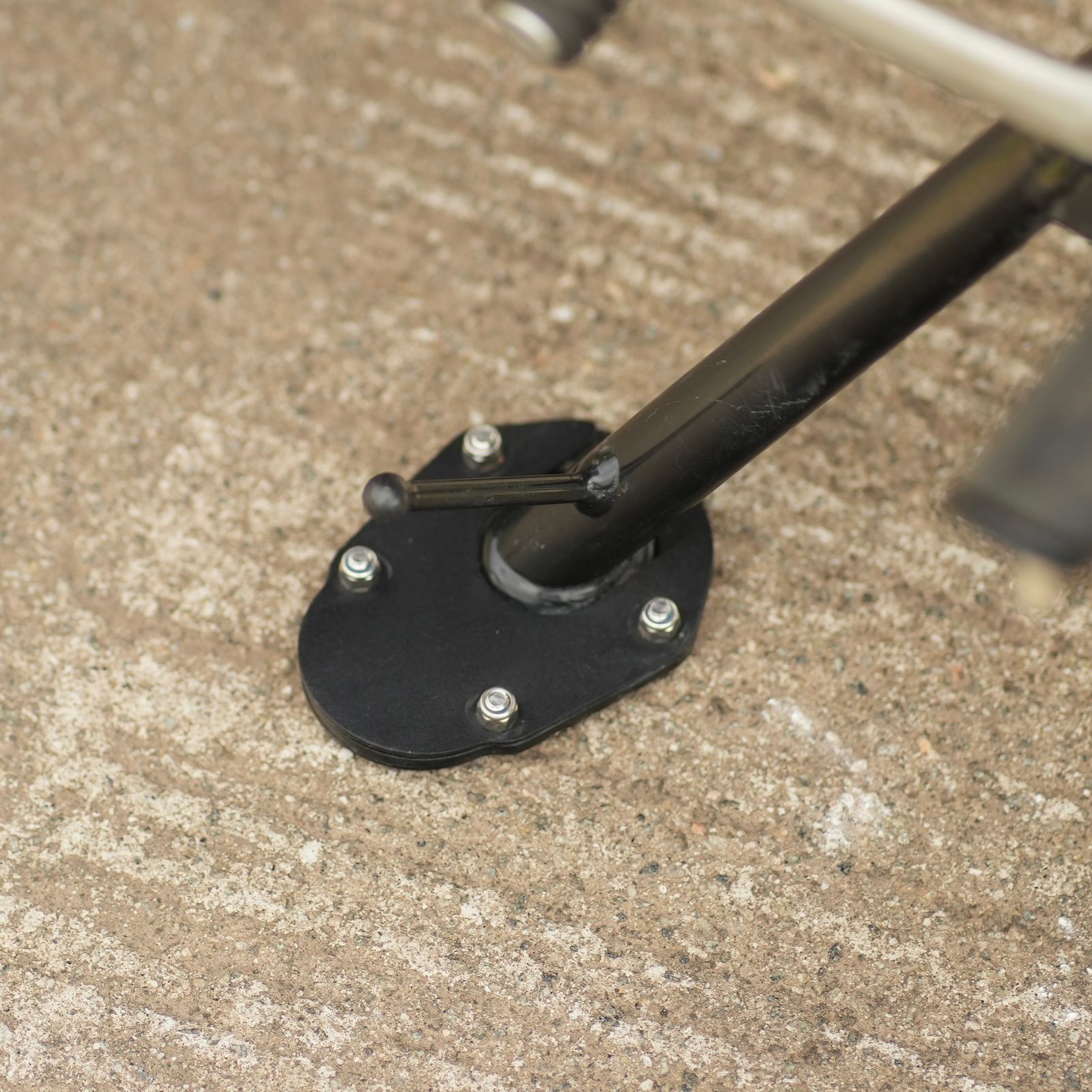 Triumph scrambler 400x-SIDE STAND EXTENDER From Moto Modz.